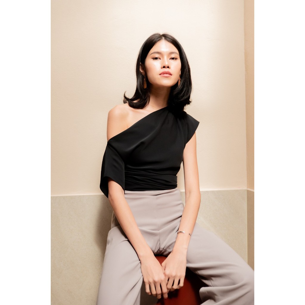 เสื้อไหล่ปาด จีบเอว (Phebe Blouse) MANTIKA - mantika_official - ThaiPick
