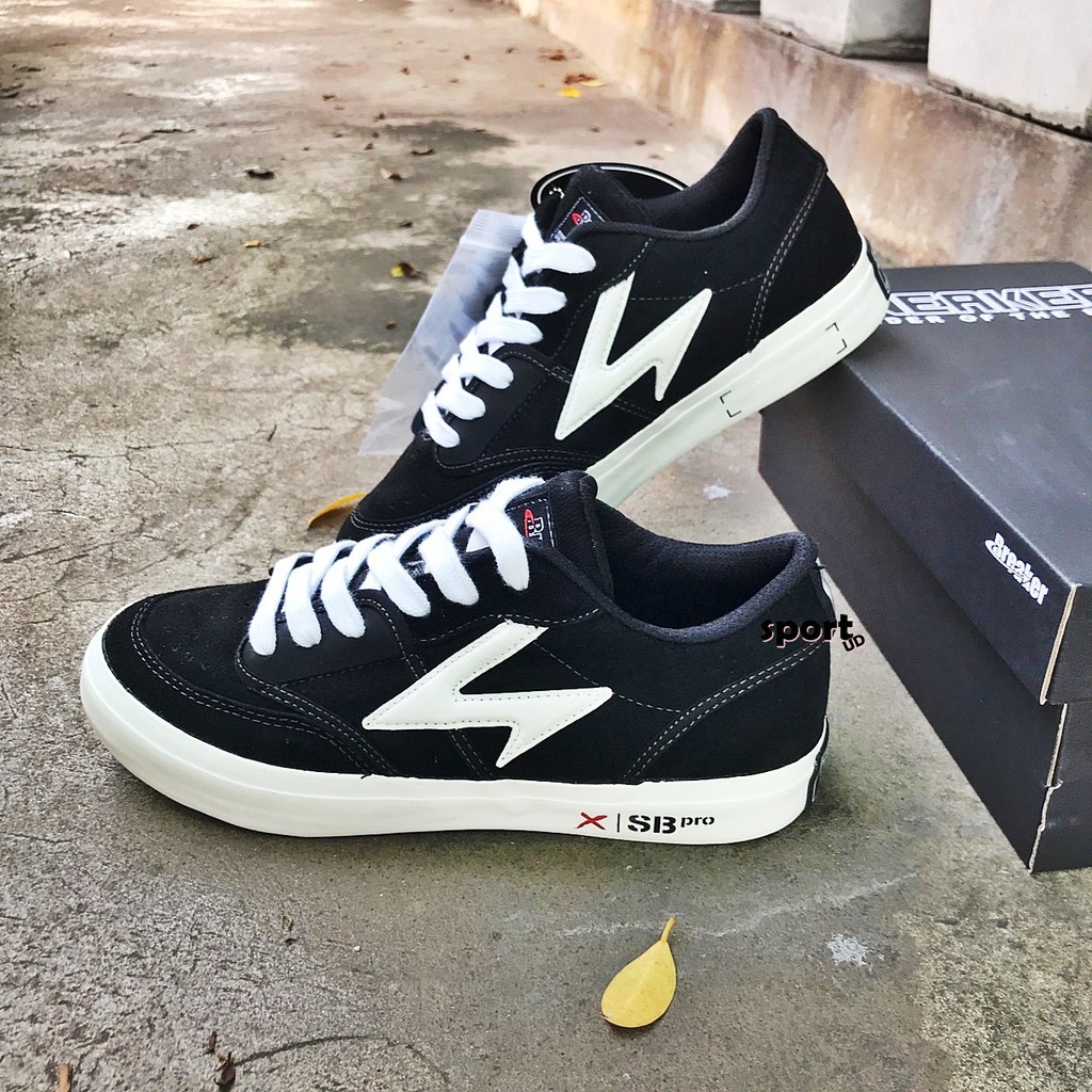 รองเท้าสำหรับเล่น เซิร์ฟสเกต รองเท้าแฟชั้น Breaker รุ่น XSB-PRO สีดำ ...