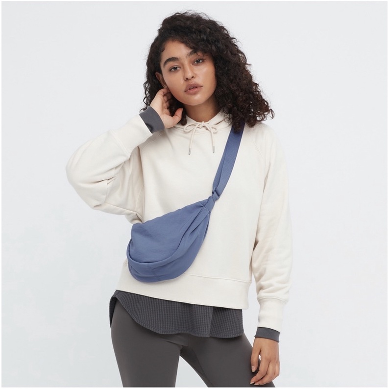 แท้จากช้อป กระเป๋า สะพายข้าง Uniqlo round mini shoulder bag (มีของพร้อม ...
