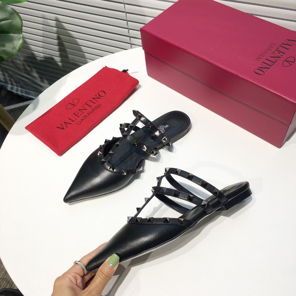 VALENTINO คลาสสิก rivet Tale ออกแบบรองเท้าส้นสูงรองเท้าผู้หญิงสีดำ ...