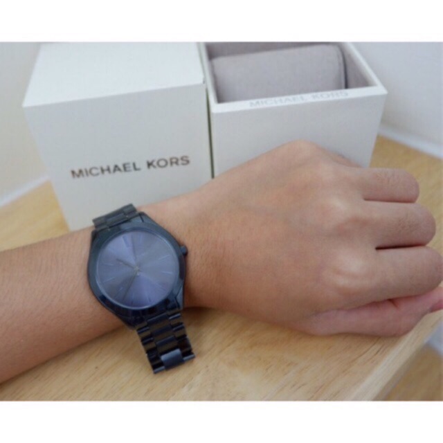 mk3419 case 40 mm. สีเนฟวี่บลู เรียบๆ แต่หรูมาก สวย แนะนำว่าต้องมี งาน ...