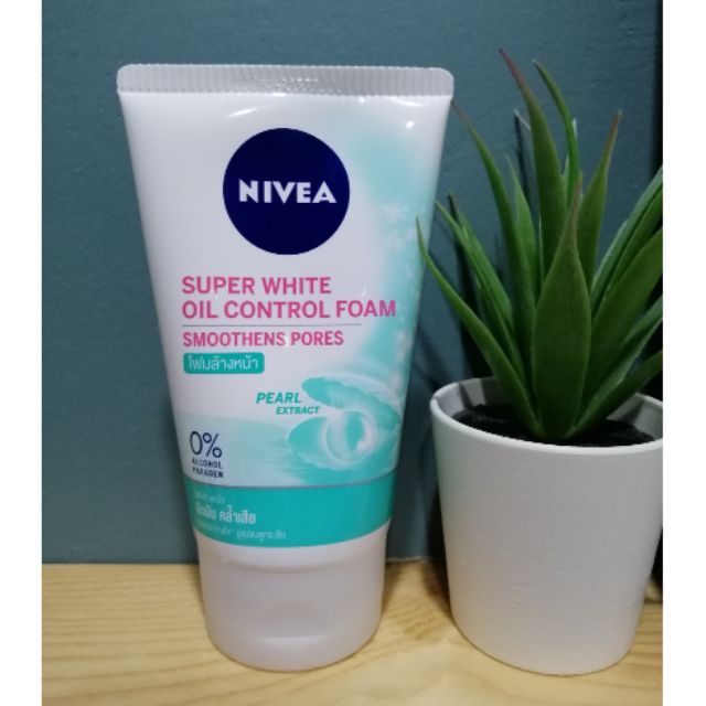 NIVEA SUPER WHITE OIL CONTROL FOAM /Smoothens Pores (100g) | Shopee ...
