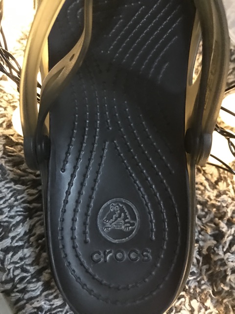 Crocs size W8 แท้ - air55947 - ThaiPick