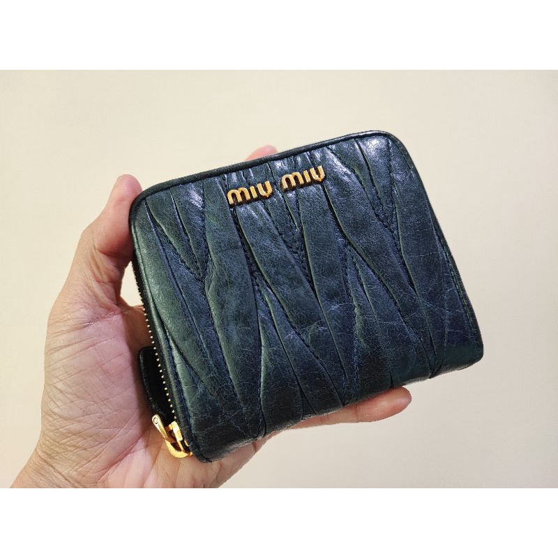 กระเป๋าสตางค์ Brand name MIU MIU งานแท้ | Shopee Thailand