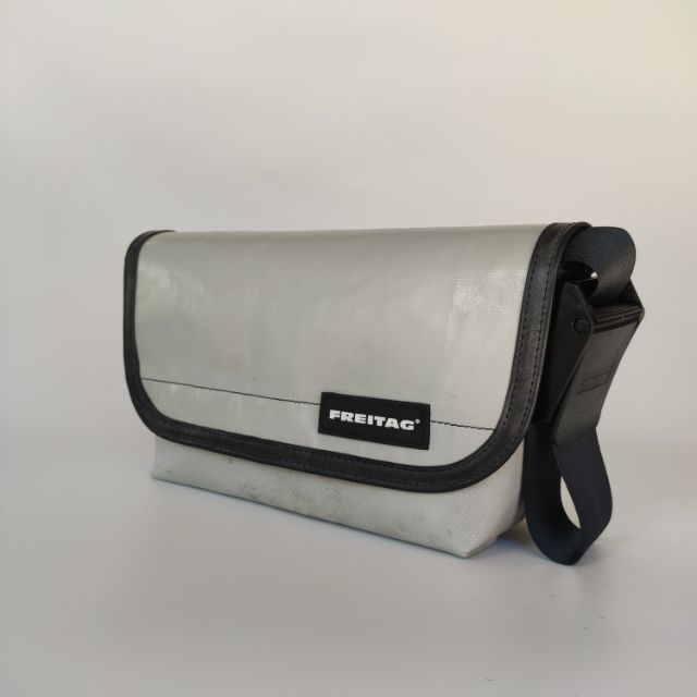 กระเป๋า Freitag Messenger bag รุ่น F41 HAWAI FIVE-O ผ้าใบสีเทา มือ 1 ...