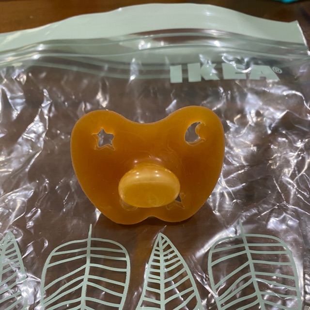 จุกหลอก Hevea Natural Rubber Pacifier ขนาด 3-36 เดือน พร้อมกล่องเก็บจุก ...