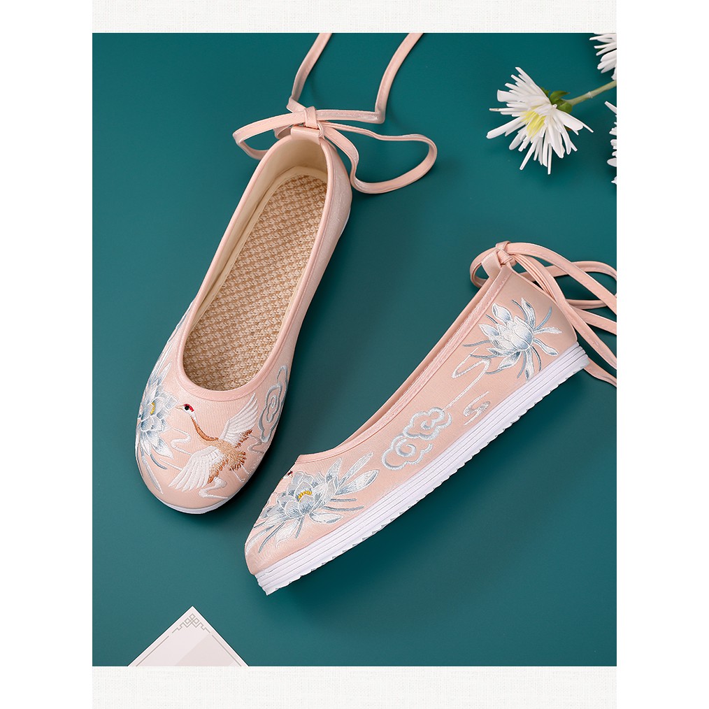 Lan Yue Sheng รองเท้าเครื่องแต่งกายสไตล์โบราณ - yoyoco06s.th - ThaiPick