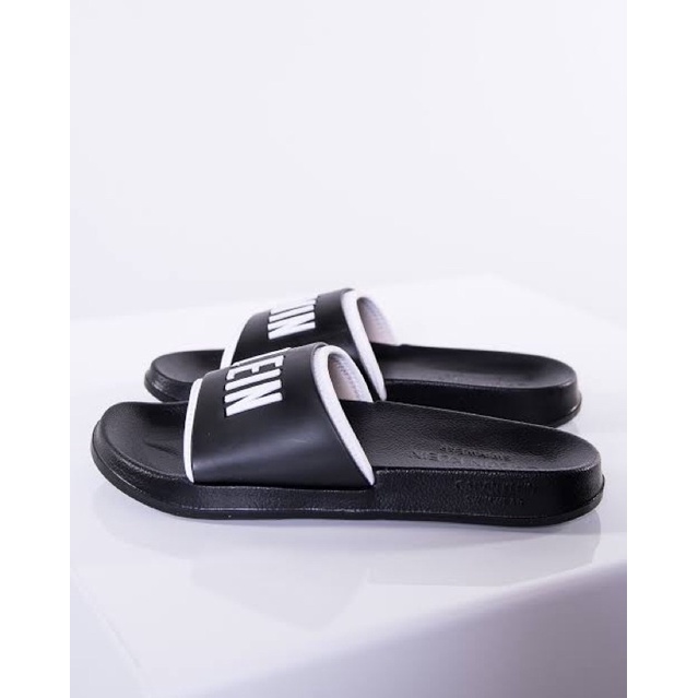 [ของแท้] รองเท้าแตะ Calvin Klein Slides - ck_by_lyndas_mammy - ThaiPick