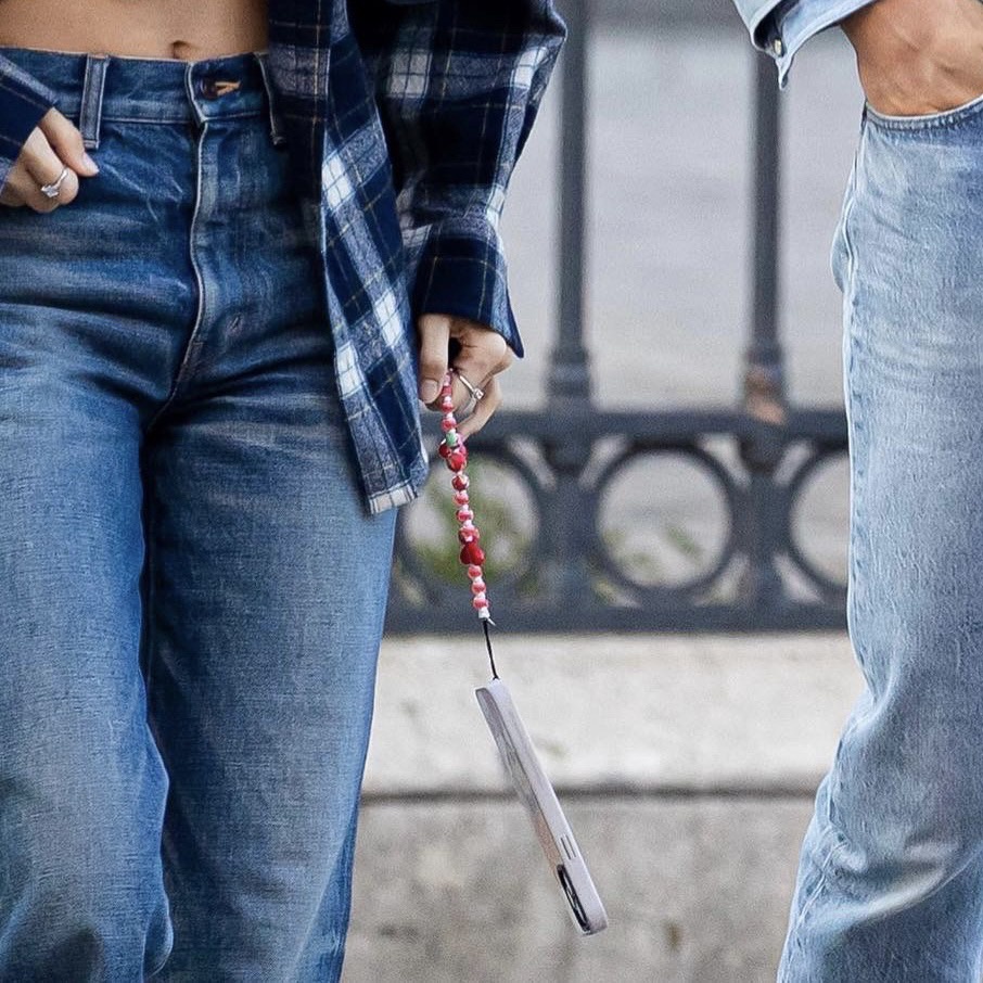 พร้อมส่ง String Ting Strawberry Sundae Wristlet Phone Strap ของแท้ 100% ...