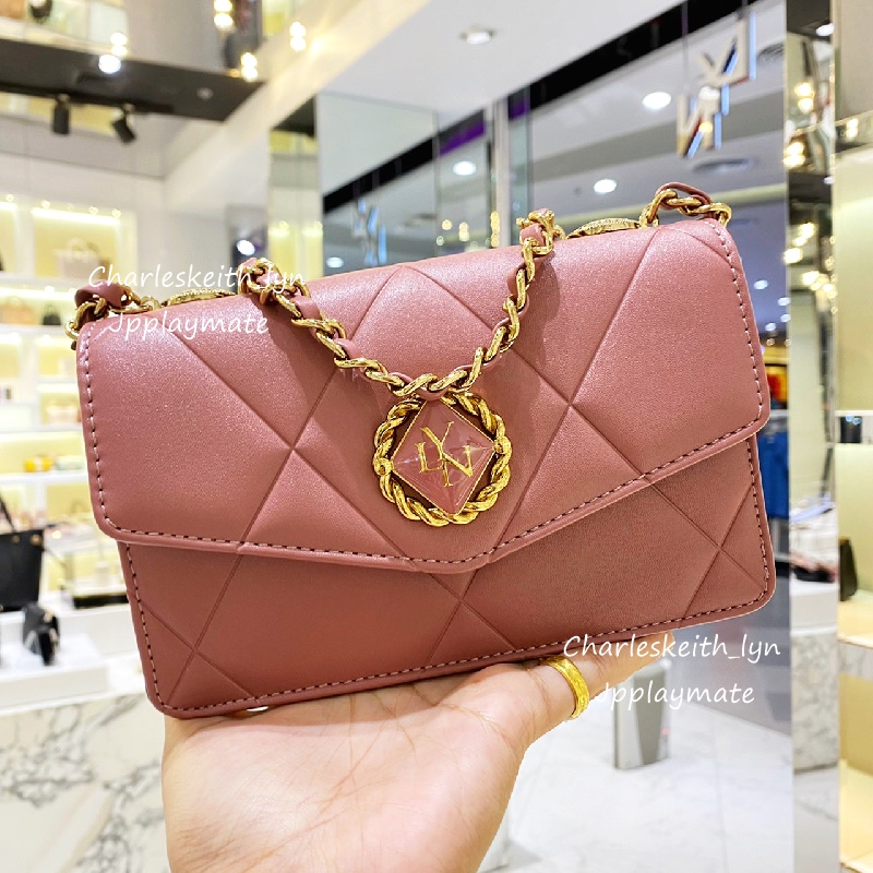 LYN กระเป๋าสะพายข้าง LYN รุ่น Diamond Mini Crossbody Bag LL21FBF126 แท้ ...