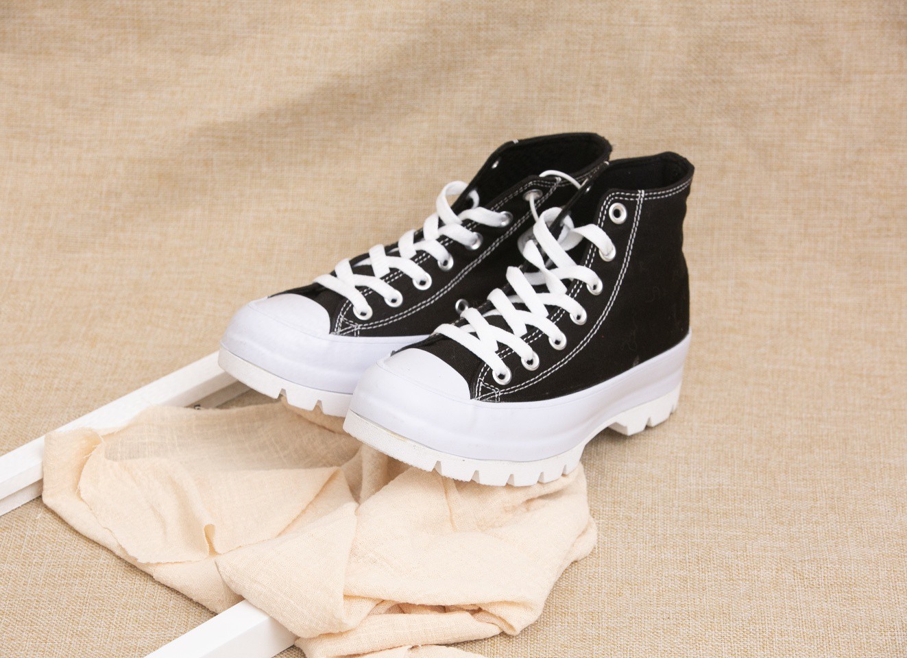 คอนเวิร์ส Converse Chunk Taylor All Star Lugged แท้ รองเท้า วิ่ง ...