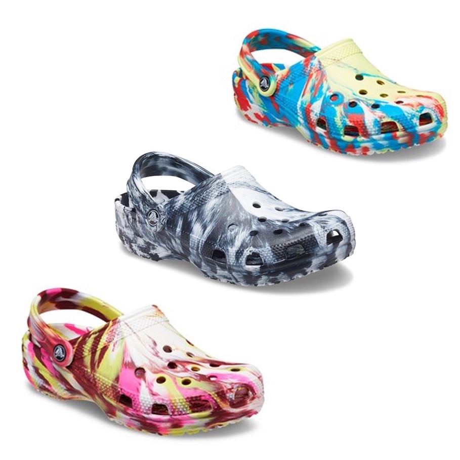 Crocs Collection รองเท้าแตะ รองเท้าแบบสวม รองเท้าลำลอง ลายผ้ามัดย้อม ...