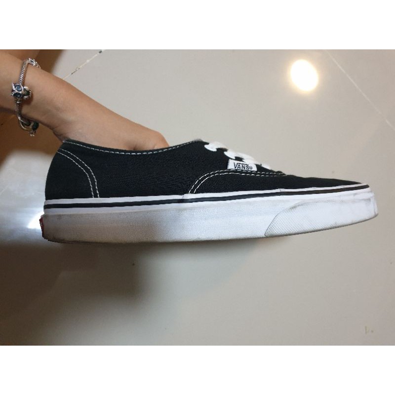 Vans of the wall size 38 - kittiyamoudnum - ThaiPick