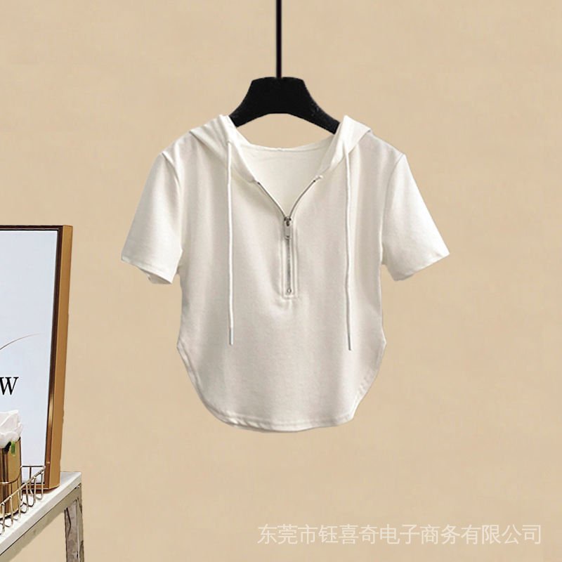 ชุดเสื้อมีฮู้ด แต่งซิป และกางเกงขาสั้น สองชิ้น เข้ากับทุกการแต่งกาย ...