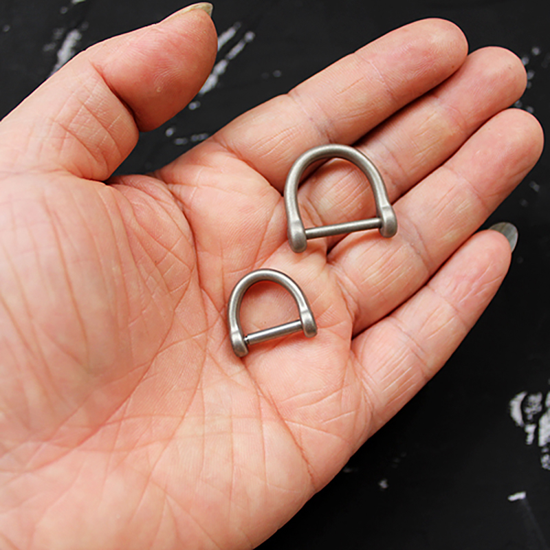 CNEDC Titanium Alloy D-shaped Buckle Key Chain Key Ring Car Pendant Key ...