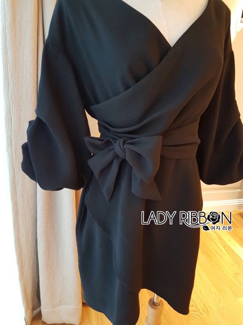 เดรสสีดำคอวีผูกโบที่เอวน่ารักของ Lady Ribbon ... by.Miscellaneous2013 ...