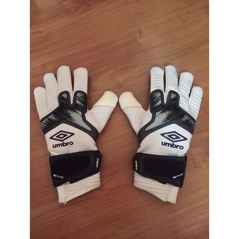 ถุงมือผู้รักษาประตู Umbro Neo Pro Neg | Shopee Thailand