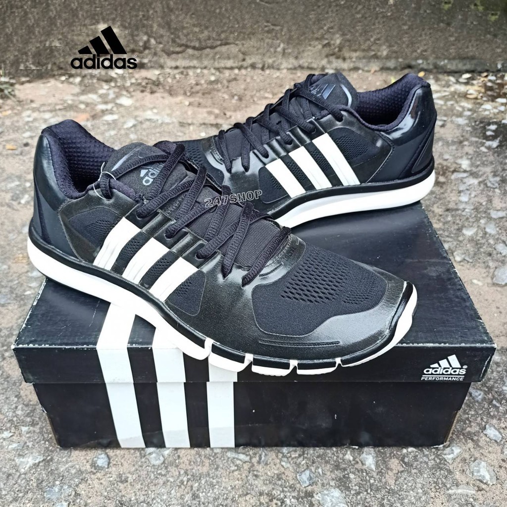 รองเท้าเทรนนิ่ง รองเท้าออกกำลังกาย อดิดาส Adidas Mens adipure Training ...