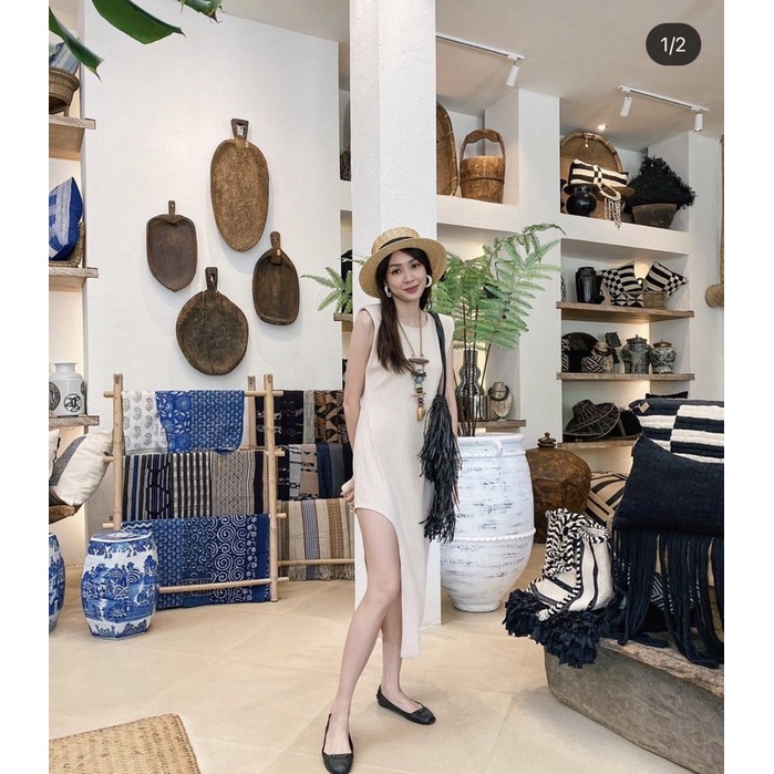 ส่งต่อเดรสเเขนกุดสีครีมค่ะ brand reece.studio สภาพไม่มีตำหนินะคะ ...