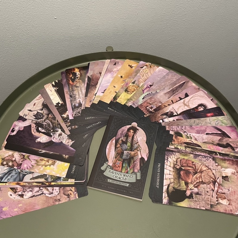 (มือสอง สภาพดี) ไพ่ออราเคิลพร้อมคู่มือ Ravens Wand Oracle By Steven ...