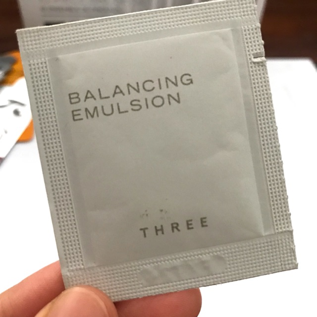 THREE Balancing Emulsion (Sample) | Shopee Thailand