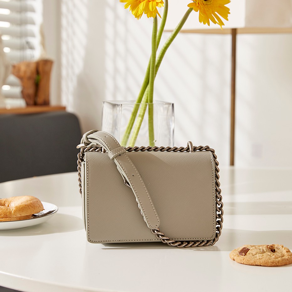 พรี 15-20 วันLabella - Luna Grey กระเป๋าสะพายสายโซ่ สีเทา - labella_official - ThaiPick