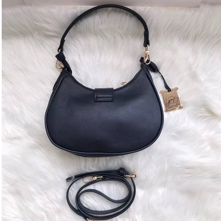 กระเป๋าสะพายข้าง LYN ทรงโฮโบ รุ่น Rivera shoder เเต่งหน้าป้ายอะไหล่ คลอ ...