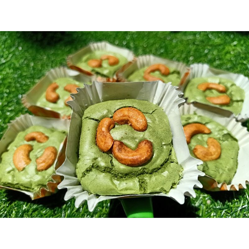 Space Brownies Matcha Green Tea - surapeeppumpum - ThaiPick