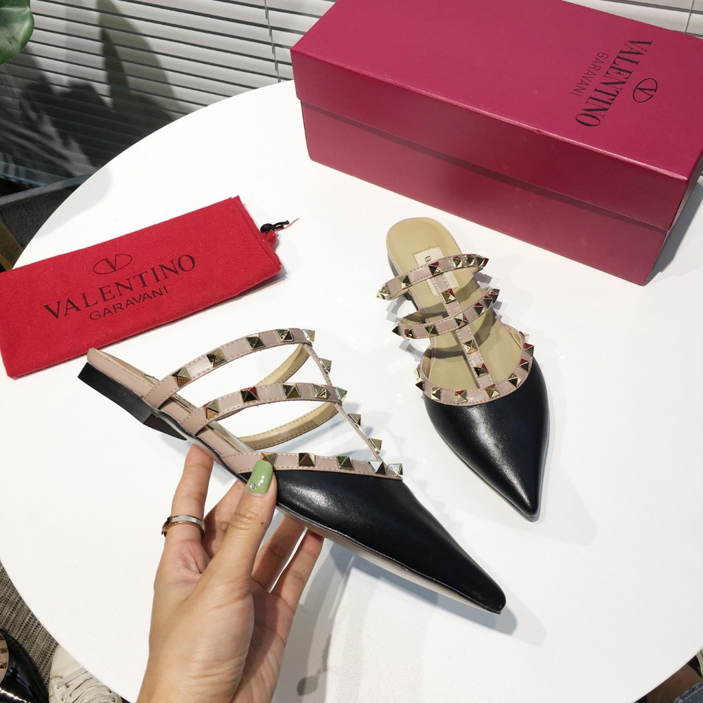 ﹍VALENTINO คลาสสิก rivet Tale ออกแบบรองเท้าส้นสูงรองเท้าผู้หญิงสีดำ ...
