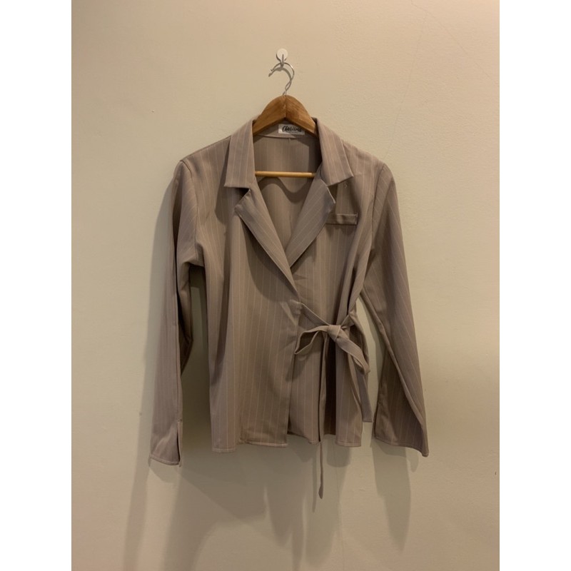 Charisma top ส่งต่อเสื้อ | Shopee Thailand