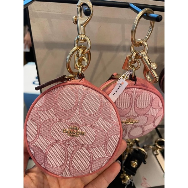 พร้อมส่ง แท้ New Coach พวงกุญแจ CIRCULAR COIN POUCH IN SIGNATURE ...