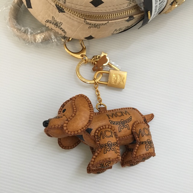 พร้อมส่งไทย new mcm heritage dog keychain - panvipapinyocheep - ThaiPick