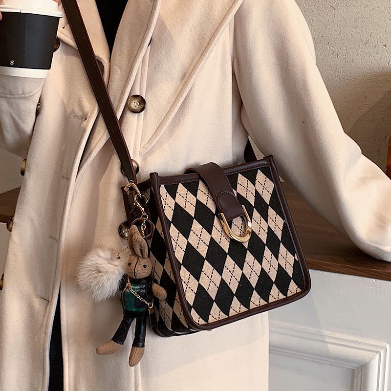 Advanced feeling small bag female 2022 new fashionable diamond lattice ...