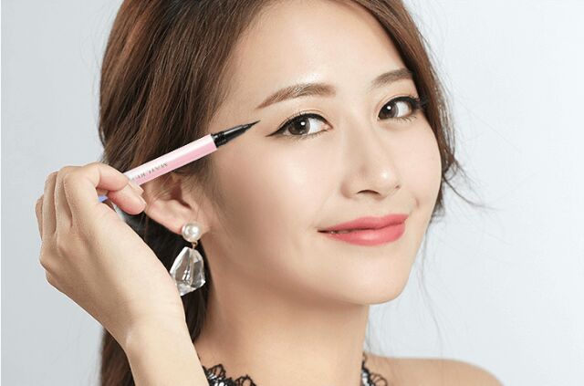 ใหม่ MAYCREATE อายไลเนอร์ (แพคเกจสีดำและสีชม) เขียนง่าย กันน้้ำ สวย ...