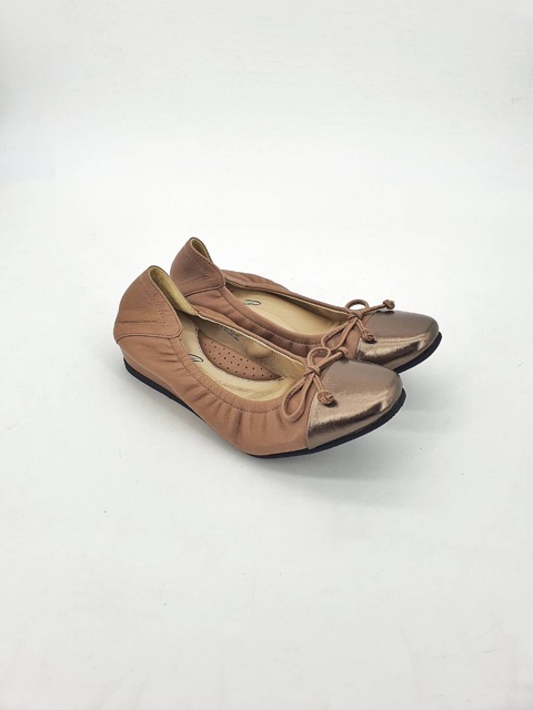 พร้อมส่ง Bloc B. EMMA CARRIE 3 สี - รองเท้าบัลเล่ต์ทูโทน ส้น 1 นิ้ว ...