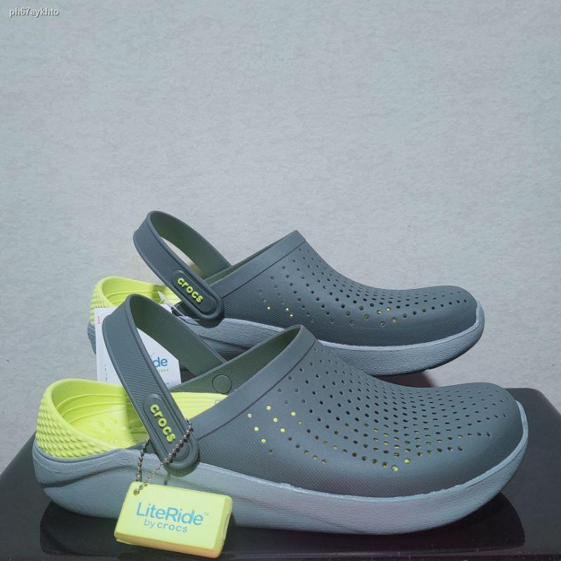 มีสไตล์ สะดวกสบาย และราคาถูกCrocs Lite Ride Clog รองเท้าแตะ แบบลำลอง มา ...