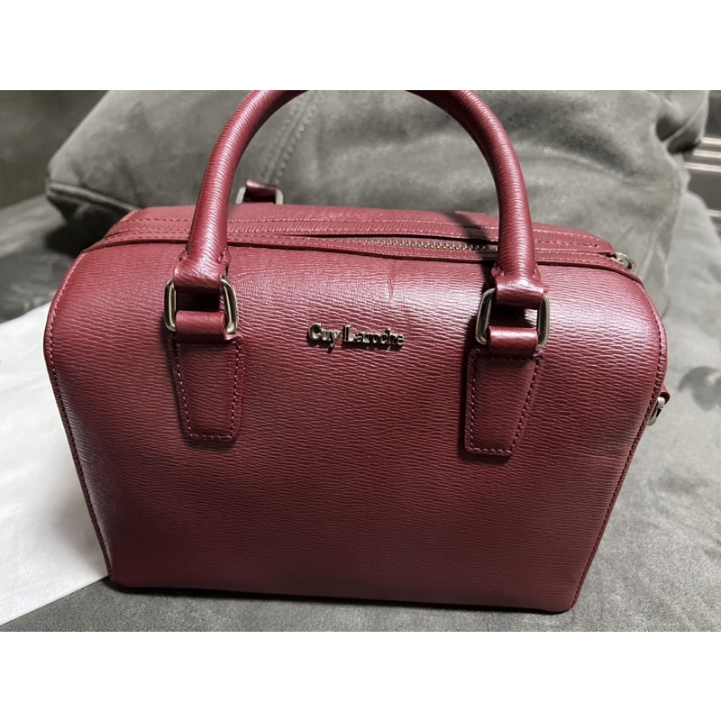 กระเป๋าทรงหมอน Guy Laroch แท้ สินค้ามือสอง - littlepooh.me - ThaiPick