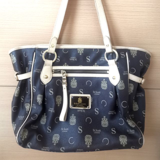 St.Scott LONDON สวยจริงสวยจังค่ะใบนี้ แม่รู้ ลูกค้ารู้ ทุกคนรู้.. ลิซ่า ...