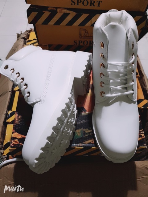 สต็อกใกล้หมด พร้อมส่ง แล้ว ส่งด่วนUnisex booth shoe รองเท้ารุ่น Martin ...