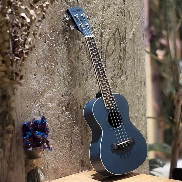 กีตาร์ชายใน Ukri, Ukali, Ukali, Ukulii, Ukulei เสน่ห์สีน้ำเงิน | Shopee ...