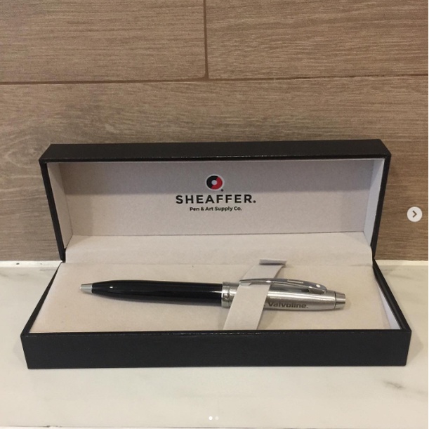 ปากกา SHEAFFER พร้อมกล่อง สภาพใหม่ เหมาะกับการเอาไปใช้งานจริง แม่ค้ามีเยอะมาก กลัวใช้ไม่ทัน เลย ...