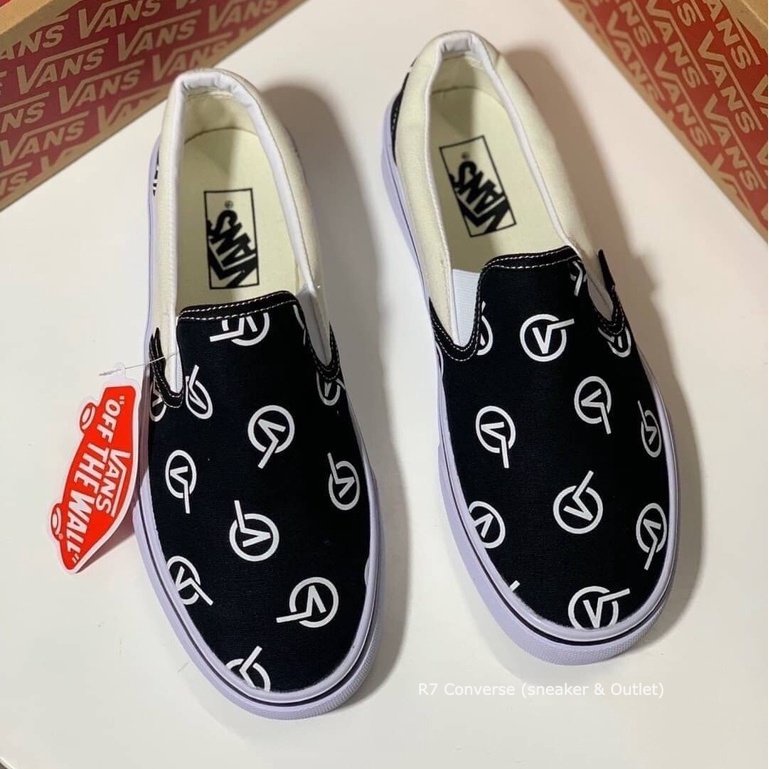 Vans Slip On V Circle Black Marsmallow แวนสลิปออน สินค้าพร้อมกล่อง มี ...