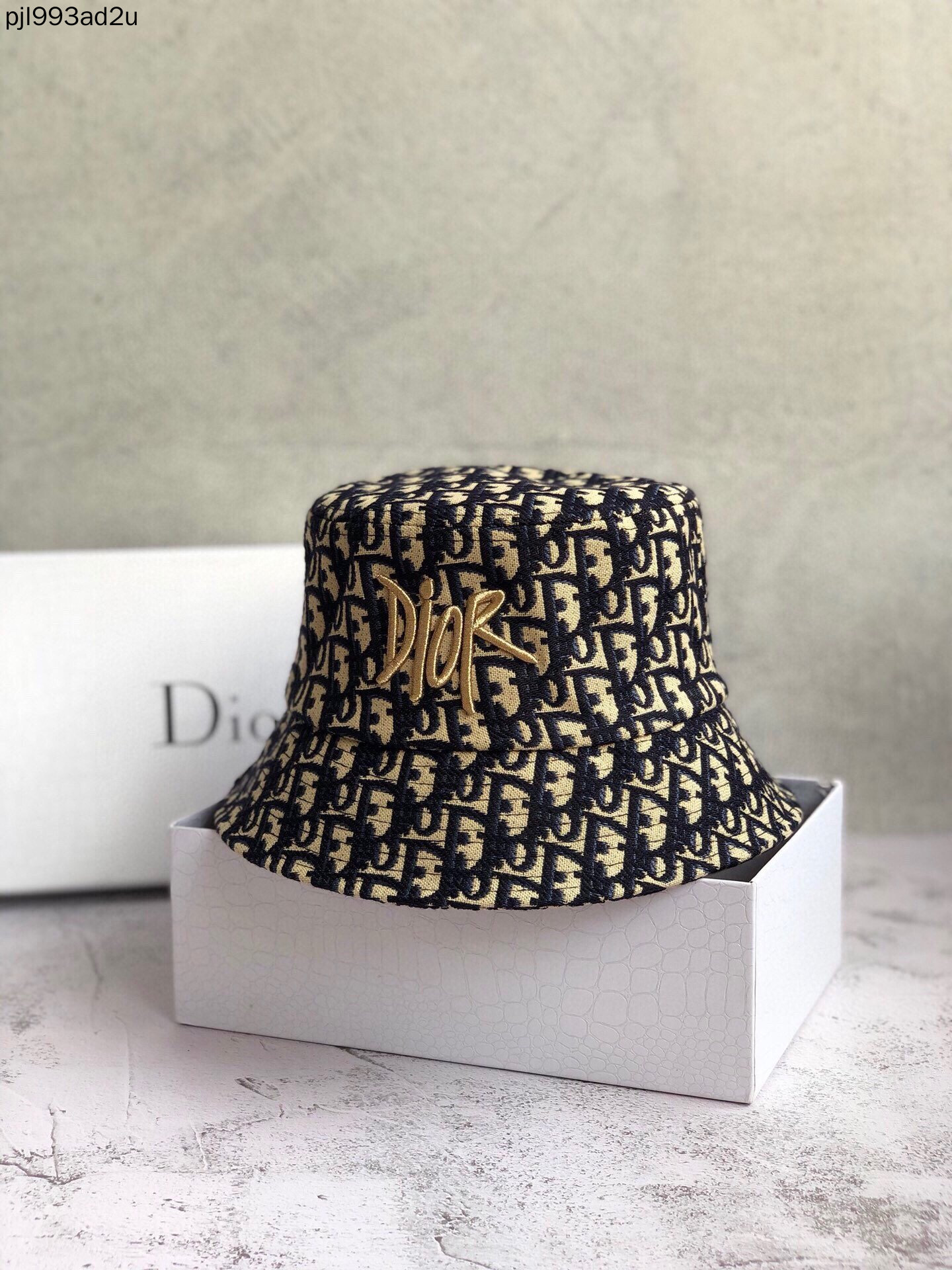 Dior 20 autumn and winter new presbyopia letter logo หมวกชาวประมง ...