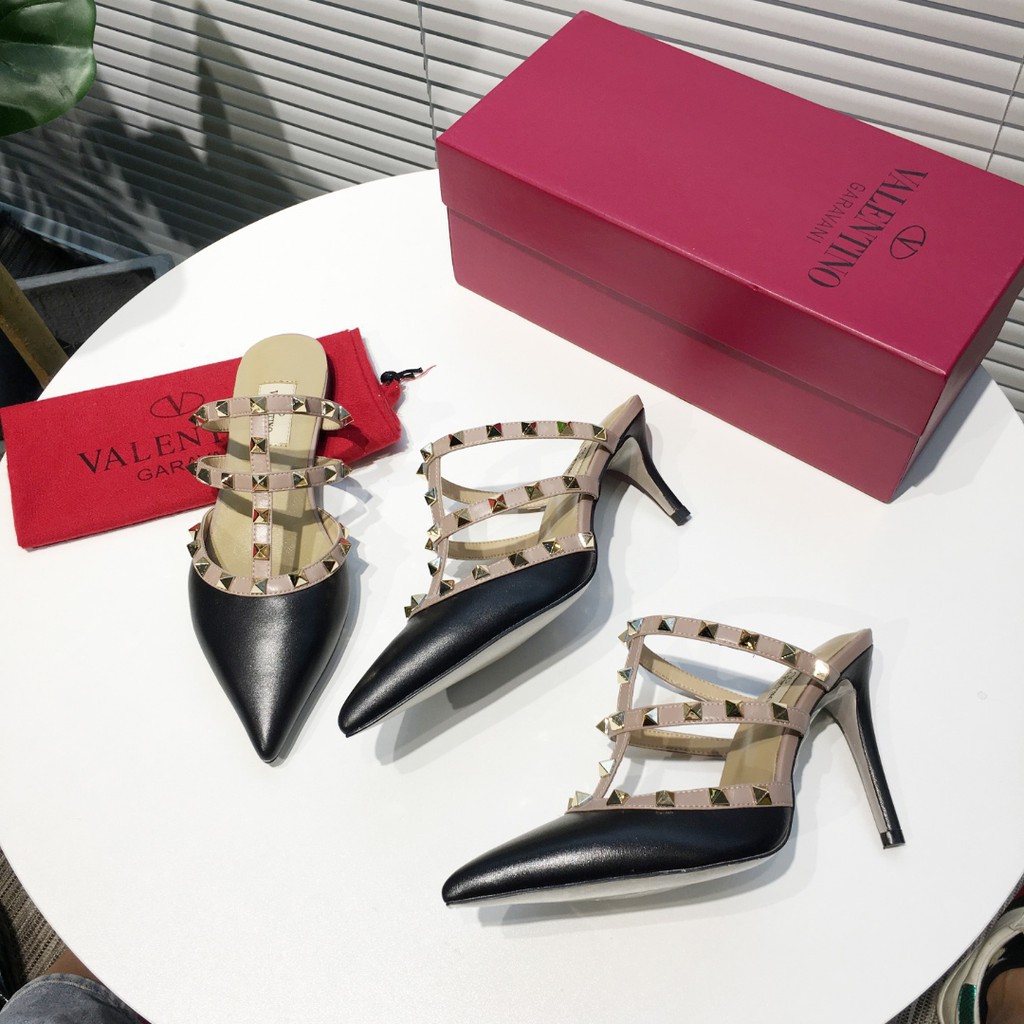 ஐVALENTINO คลาสสิก rivet Tale ออกแบบรองเท้าส้นสูงรองเท้าผู้หญิงสีดำ ...