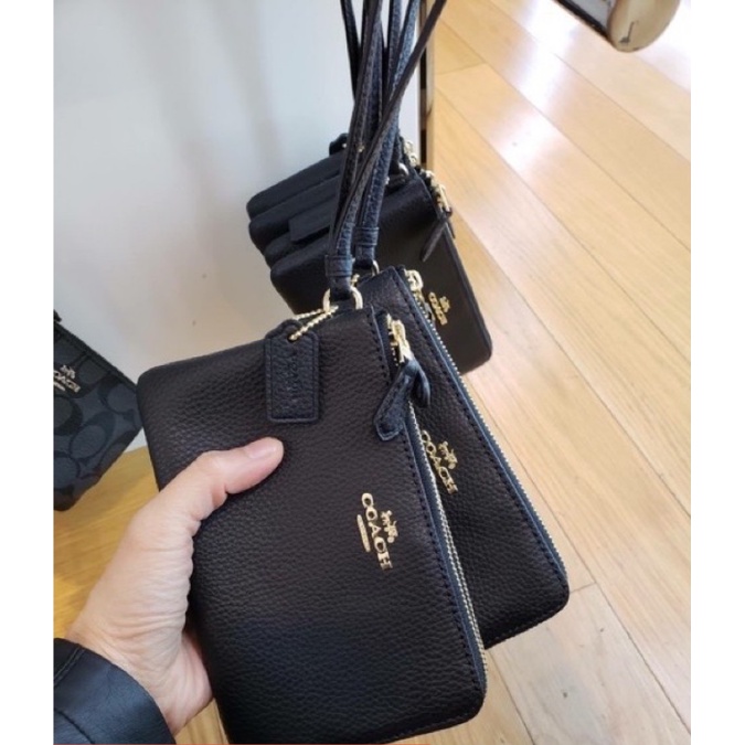 พร้อมส่ง แท้ New Coach คล้องมือ 2 ซิป S DOUBLE CORNER ZIP WRISTLET ...
