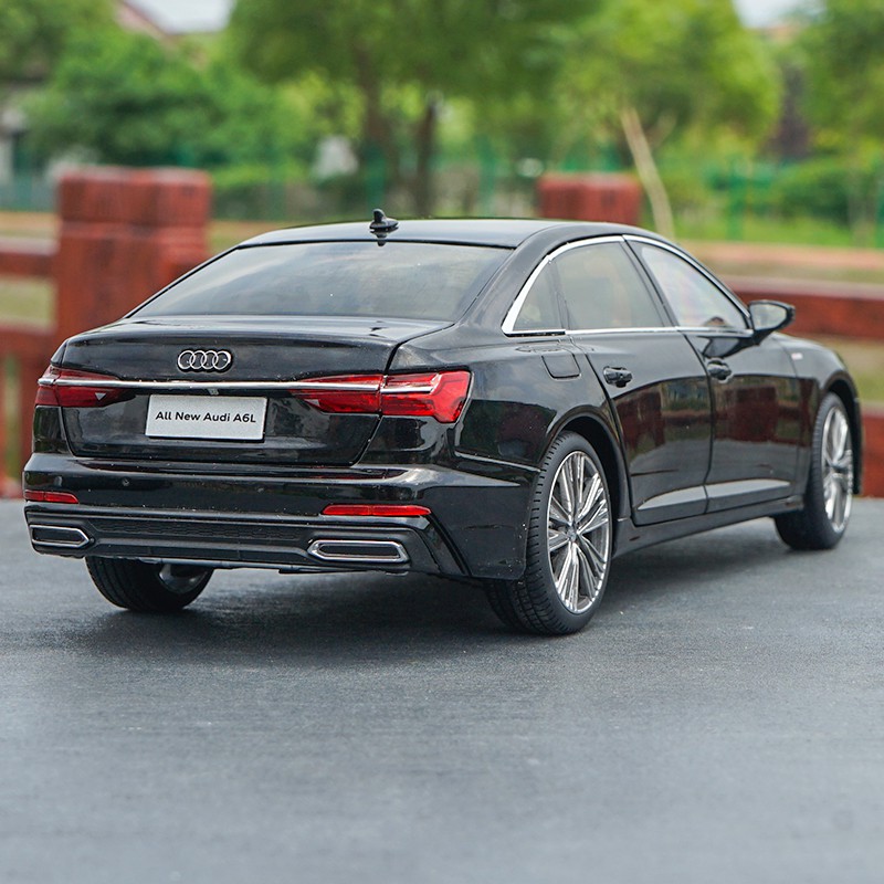 โมเดลรถยนต์ 1: 18 Original Audi A6L 2019 A6L ขนาด 1: 18 - call_me_.th - ThaiPick