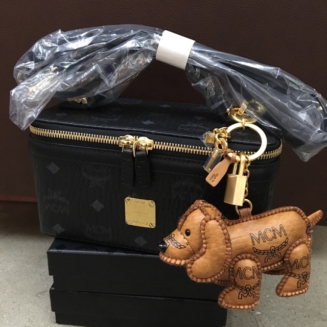 พร้อมส่งไทย new mcm heritage dog keychain - panvipapinyocheep - ThaiPick