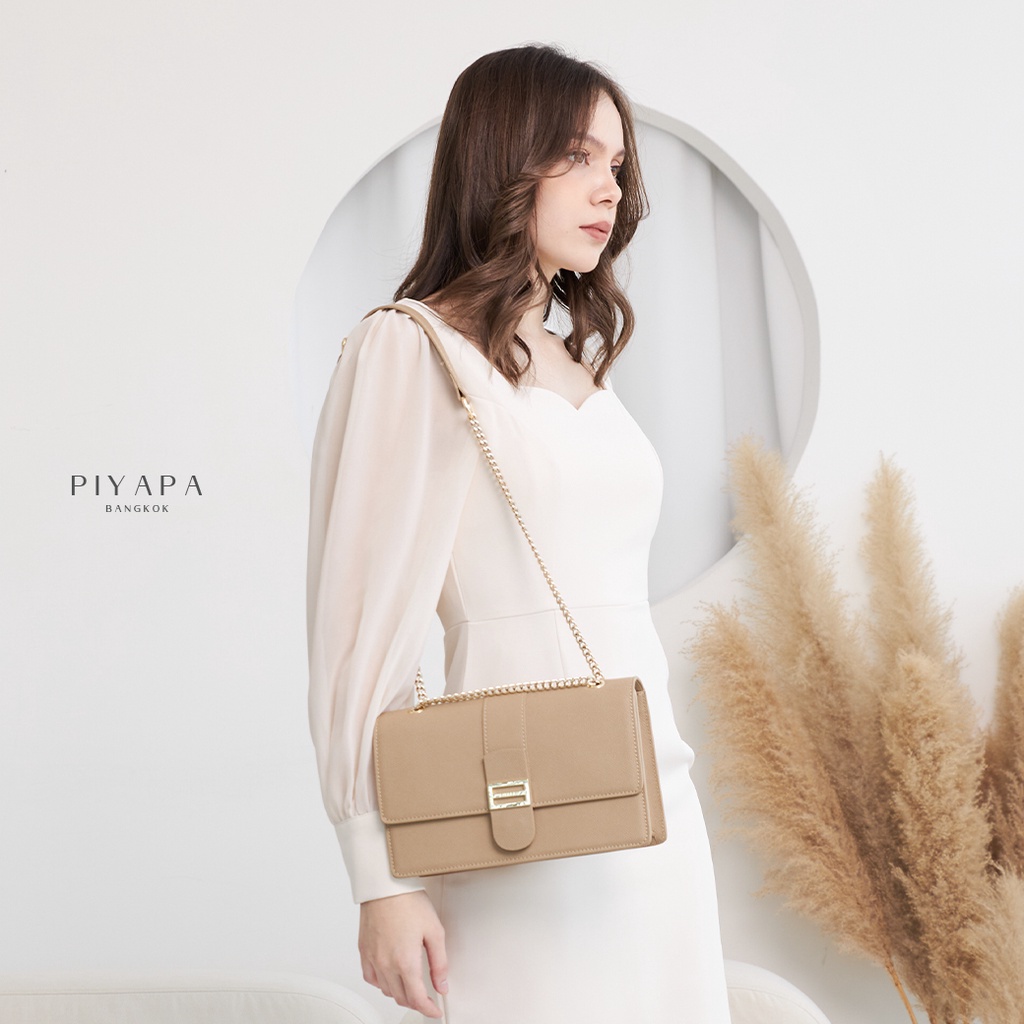 กระเป๋าหนังวัวแท้ รุ่น New Classic Piyapa สี Honey Brown ผลิตปี 2022 - piyapa.bangkok - ThaiPick