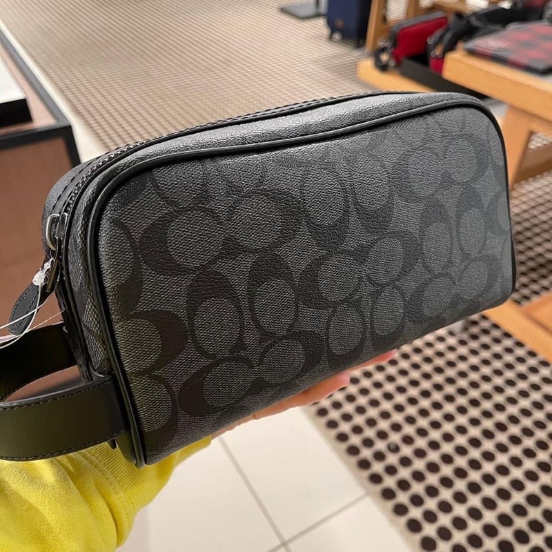 พร้อมส่ง แท้ New Coach กระเป๋าถือ คุณผู้ชาย SMALL TRAVEL KIT IN ...