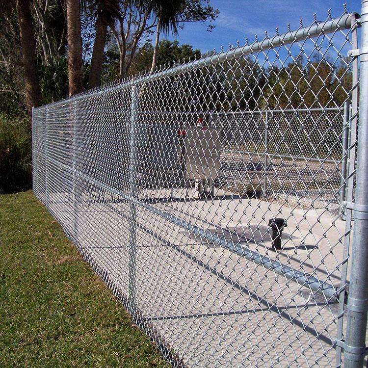 ลวดตาข่ายเหล็กถักchain Link Fence ยาว10m ขนาดตา1 7 2 16 มีความกว้าง